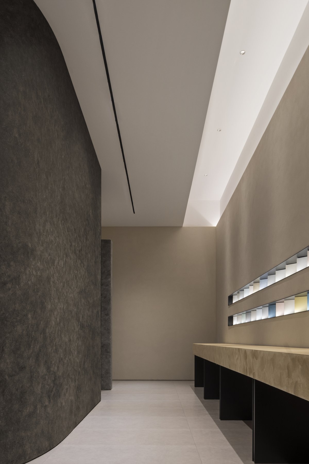 YinjiSpace - MAX Design x Italy ARCO Art Paint Gallery